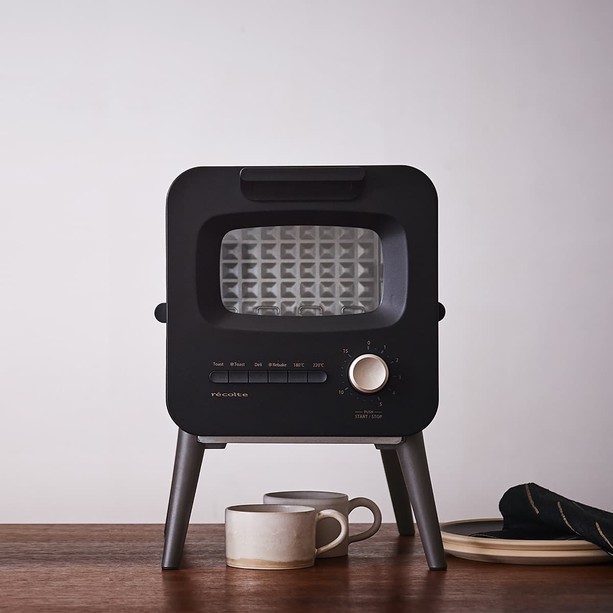 〈レビュー〉まるで脚付き家具のようなトースターを使ってみたら 独自のスライドラックが便利すぎた！ - MONOCOTO｜ モノがわかる コトが ...