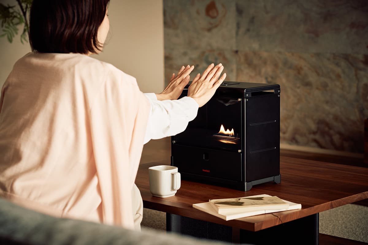 [岩谷産業]カセットガス式で手軽に炎を楽しむ、新ジャンルのインテリア暖炉「MYDANRO」を発売 - MONOCOTO｜ モノがわかる コトが見える｜モノコト